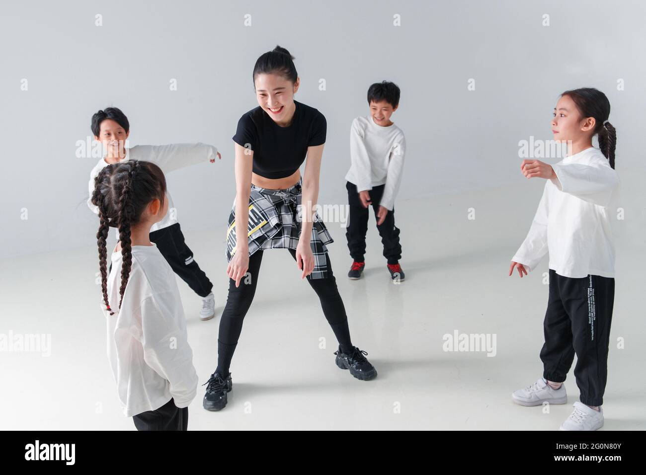 Children dancing classroom hi-res stock photography and images - Alamy
