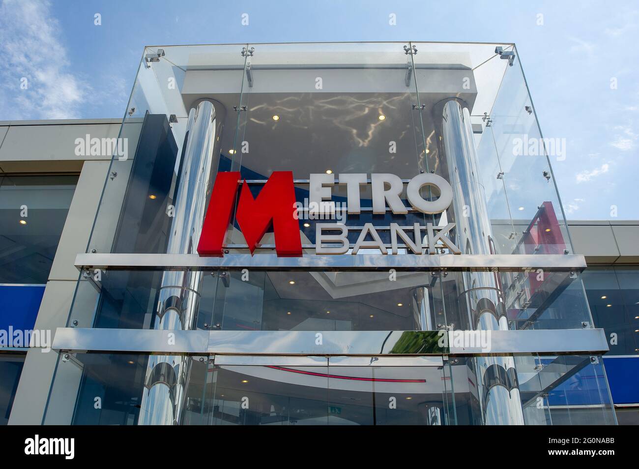 Slough, Berkshire, UK. 2nd June, 2021. The Metro Drive Thru bank in ...