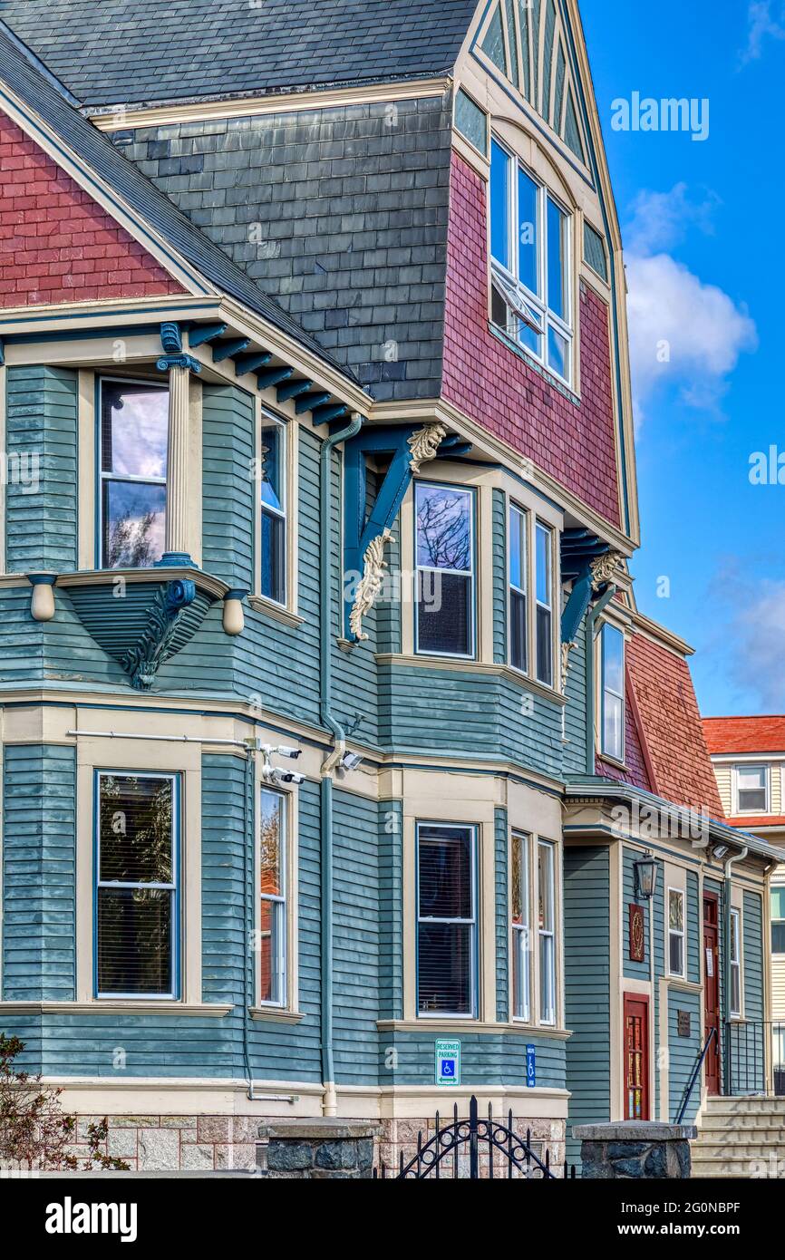 Queen anne colonial architecture hi-res stock photography and images ...