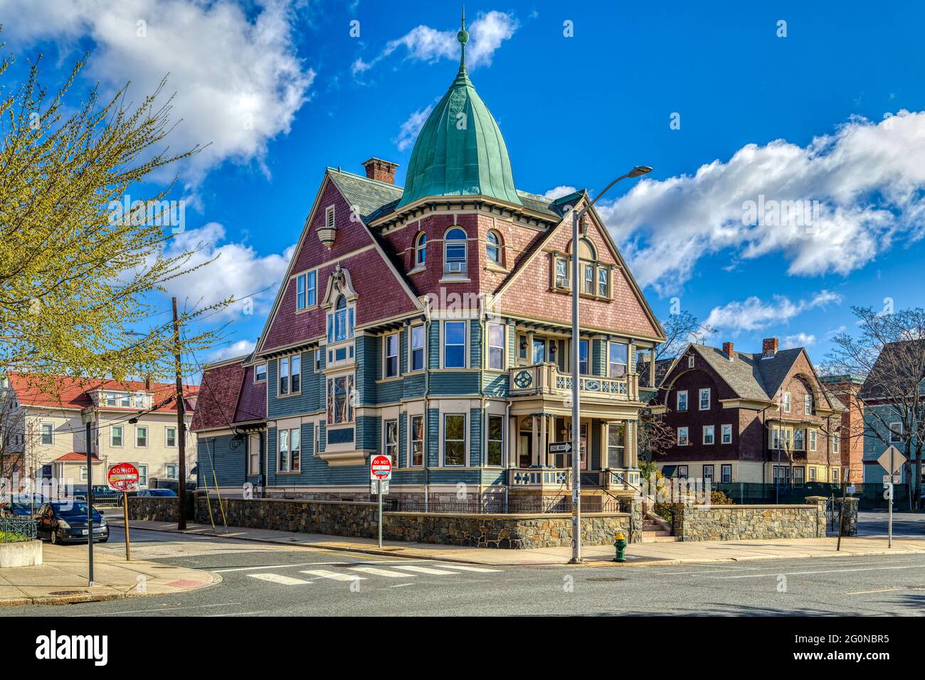Queen anne colonial architecture hi-res stock photography and images ...