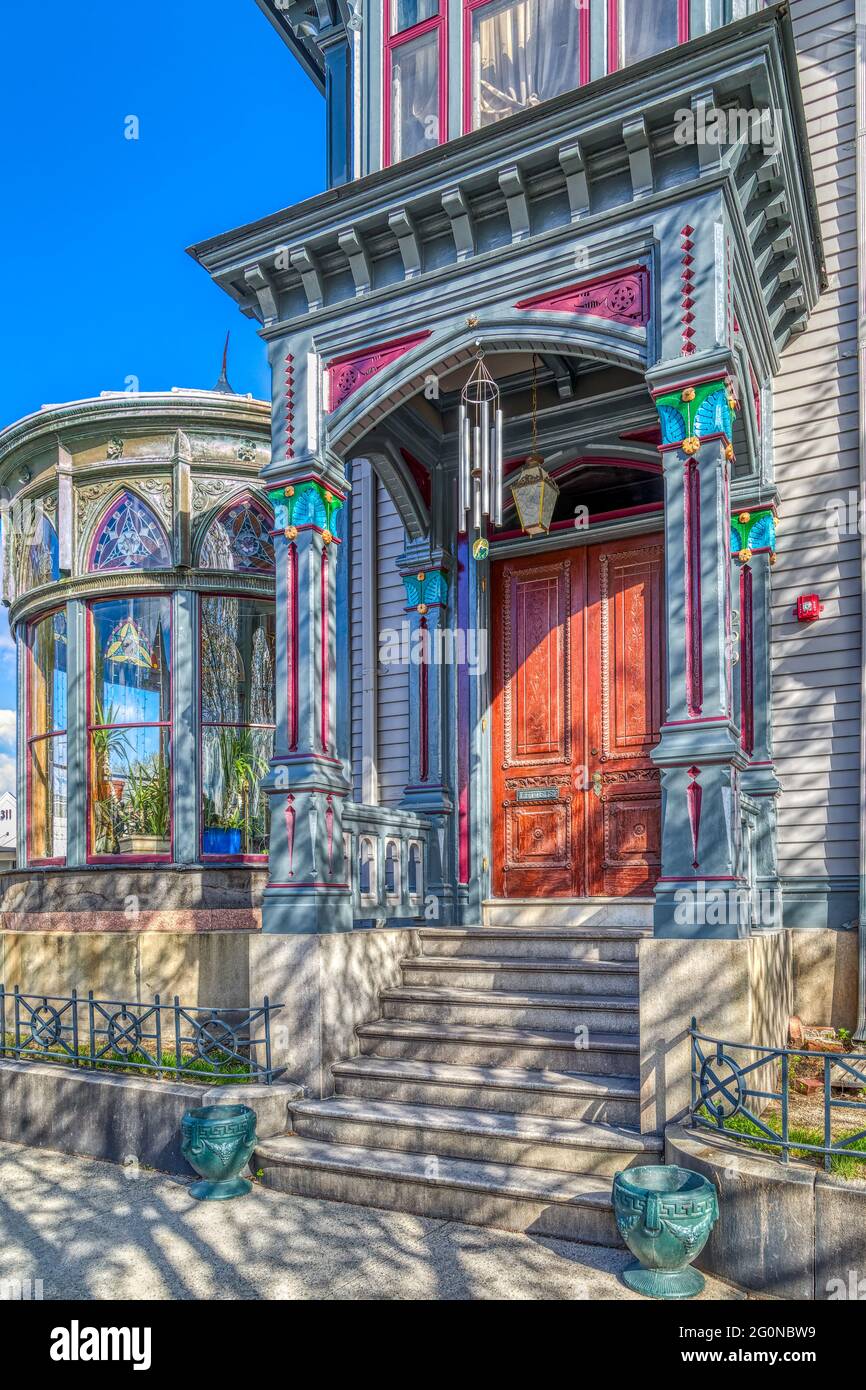 1875 victorian style house hi-res stock photography and images - Alamy