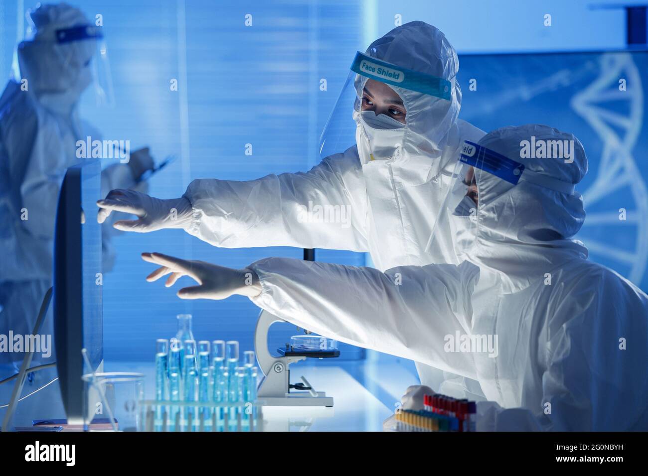The medical team to do science experiments Stock Photo - Alamy