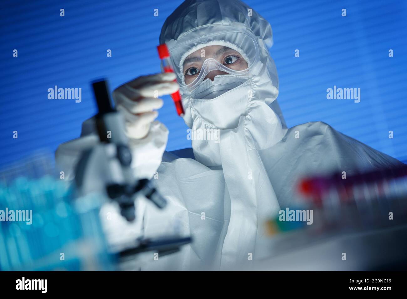 Medical workers do medical experiments Stock Photo - Alamy