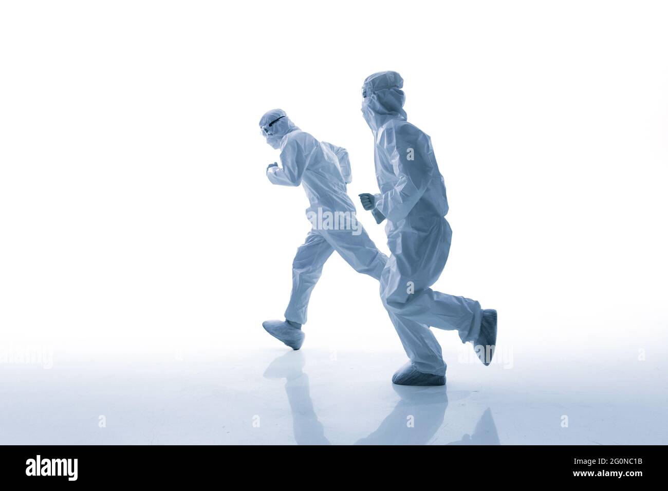 Medical workers to run to the rescue Stock Photo - Alamy