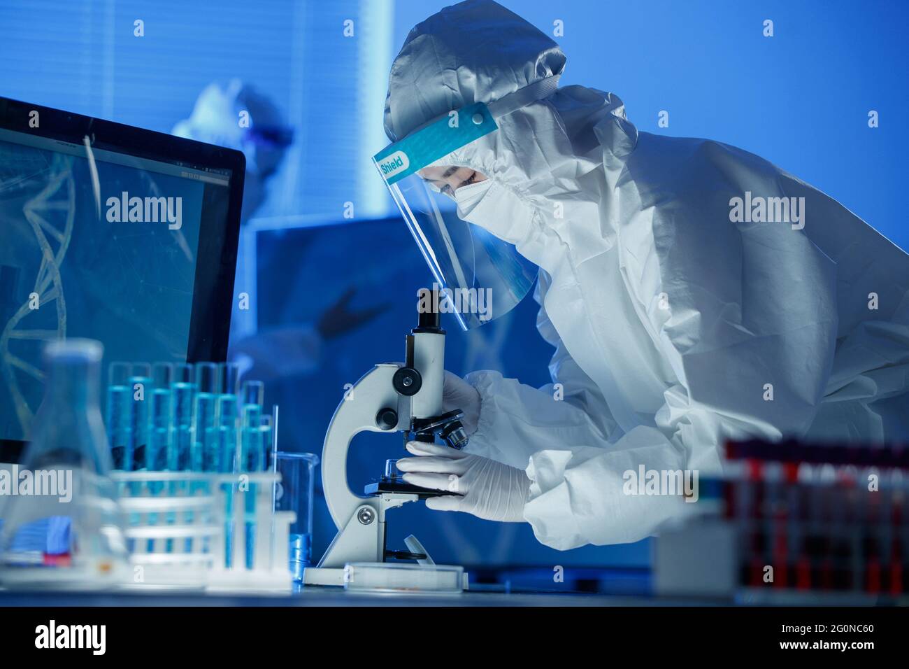 Medical workers do medical experiments Stock Photo - Alamy