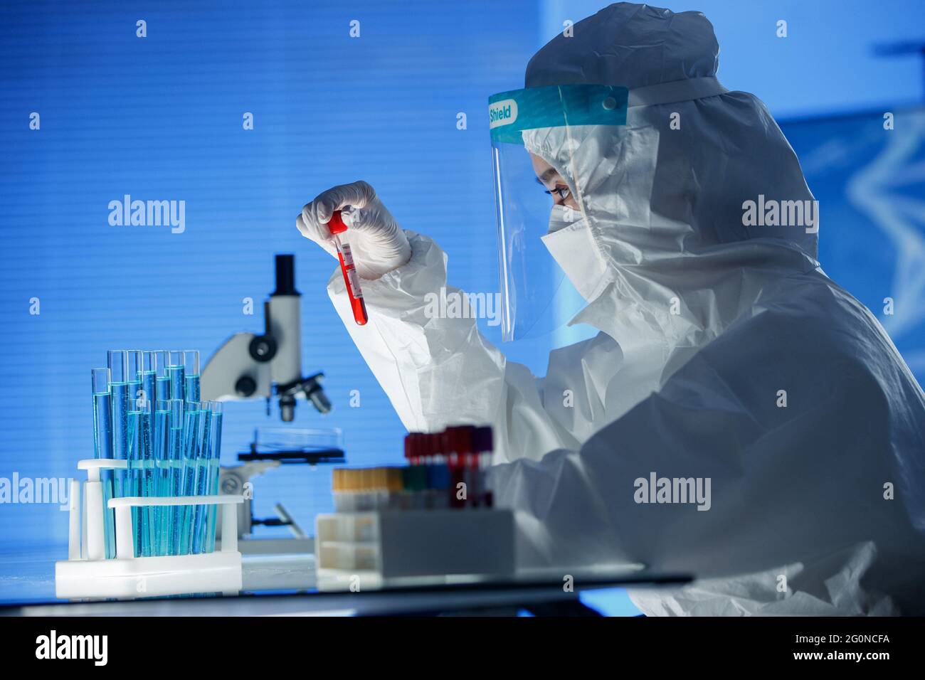 Medical workers do medical experiments Stock Photo - Alamy