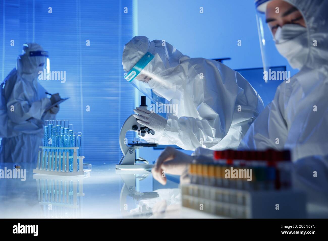 The medical team to do science experiments Stock Photo - Alamy