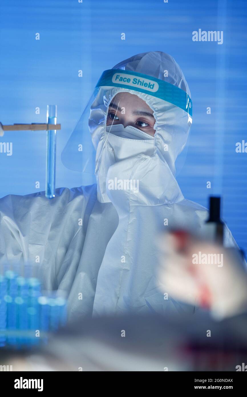 Medical workers do medical experiments Stock Photo - Alamy