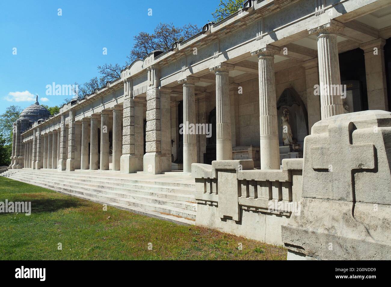 Arcades, Kerepesi Cemetery (Fiume Road National Graveyard), 8th District, Budapest, Hungary ...