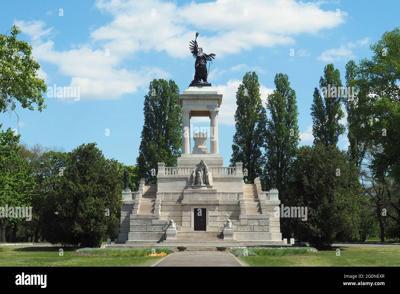 Lajos Kossuth (Louis Kossuth) Mausoleum, Kerepesi Cemetery (Fiume Road National Graveyard), 8th ...