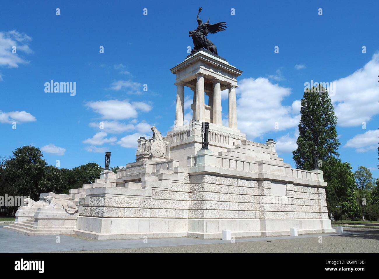 Lajos Kossuth (Louis Kossuth) Mausoleum, Kerepesi Cemetery (Fiume Road National Graveyard), 8th ...