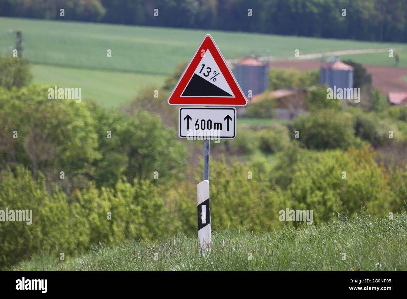 Road sign - steep descent after 600 meters Stock Photo - Alamy