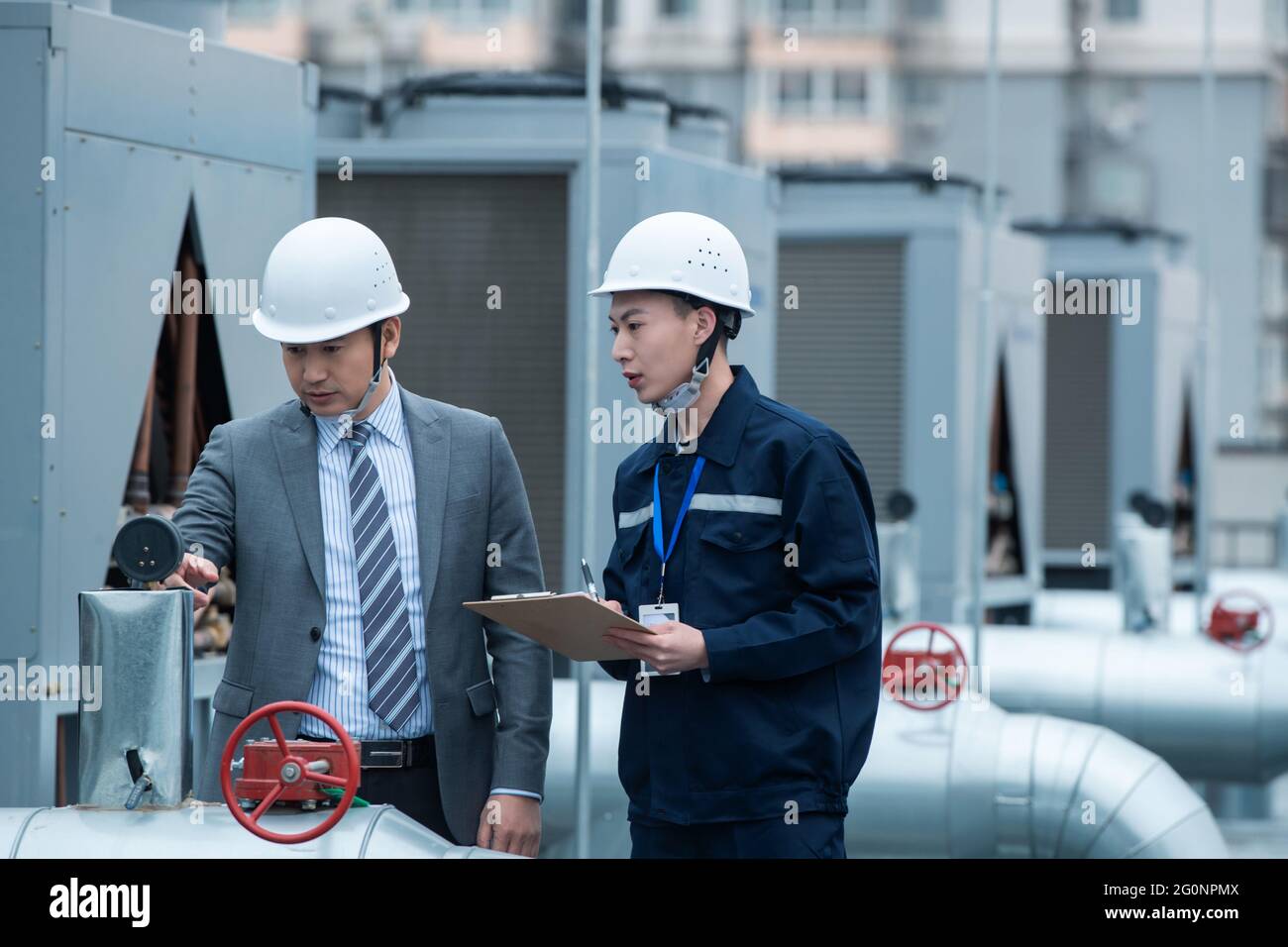 Technical personnel with leadership in the factory inspection pipeline ...