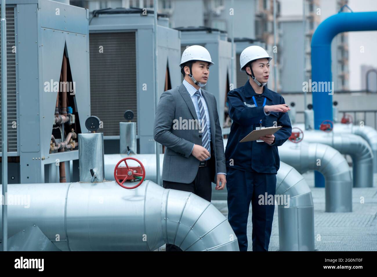 Technical personnel with leadership in the factory inspection pipeline ...