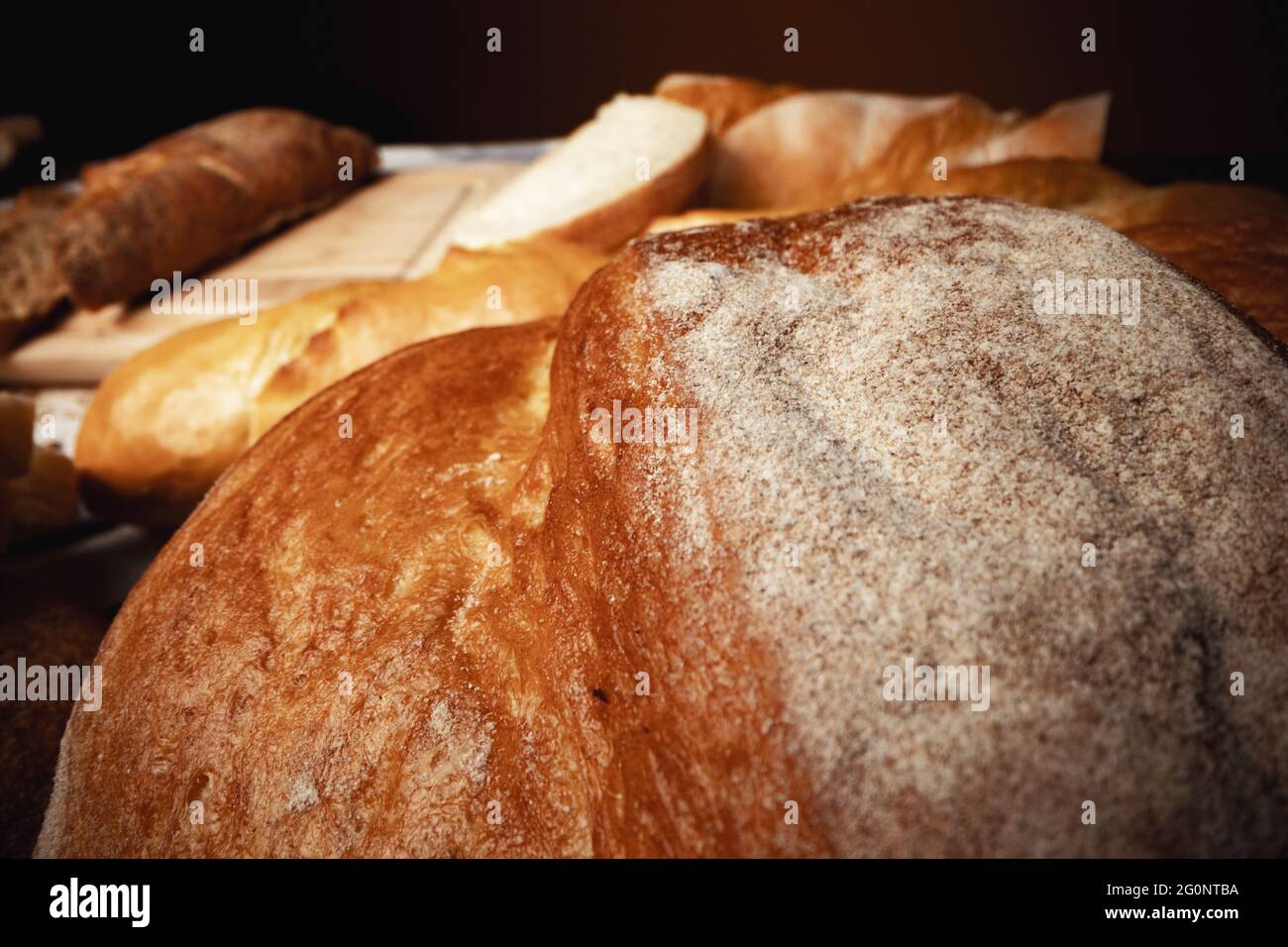 Macro shot of freshly baked bread loaf Stock Photo - Alamy