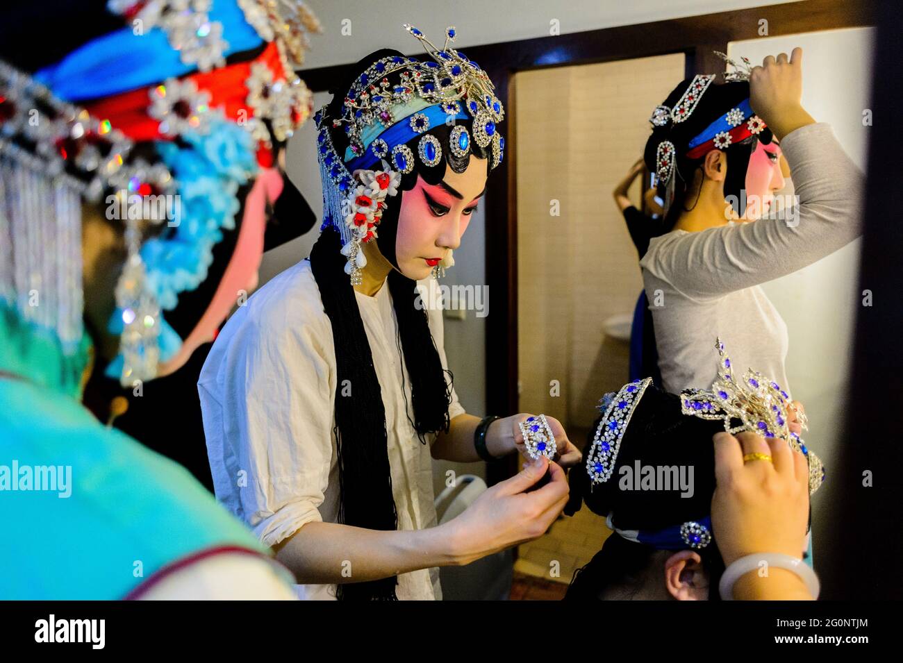 Chinese Opera backstage (Lisbon Stock Photo - Alamy