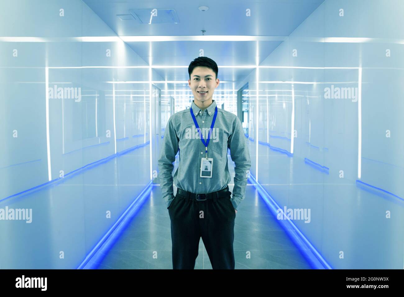 Technical staff hi-res stock photography and images - Alamy