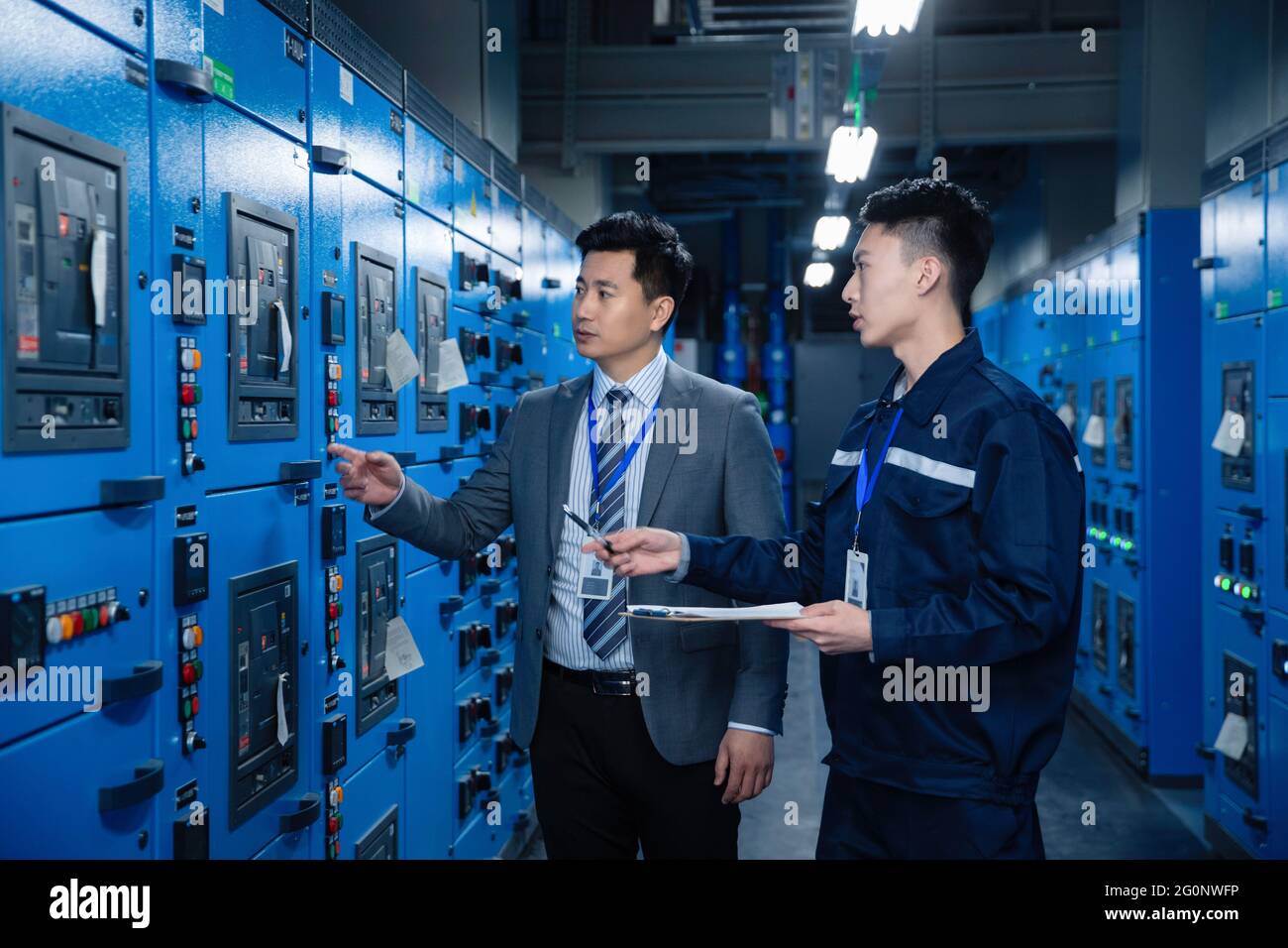 Technical personnel with leadership in the factory inspection Stock ...