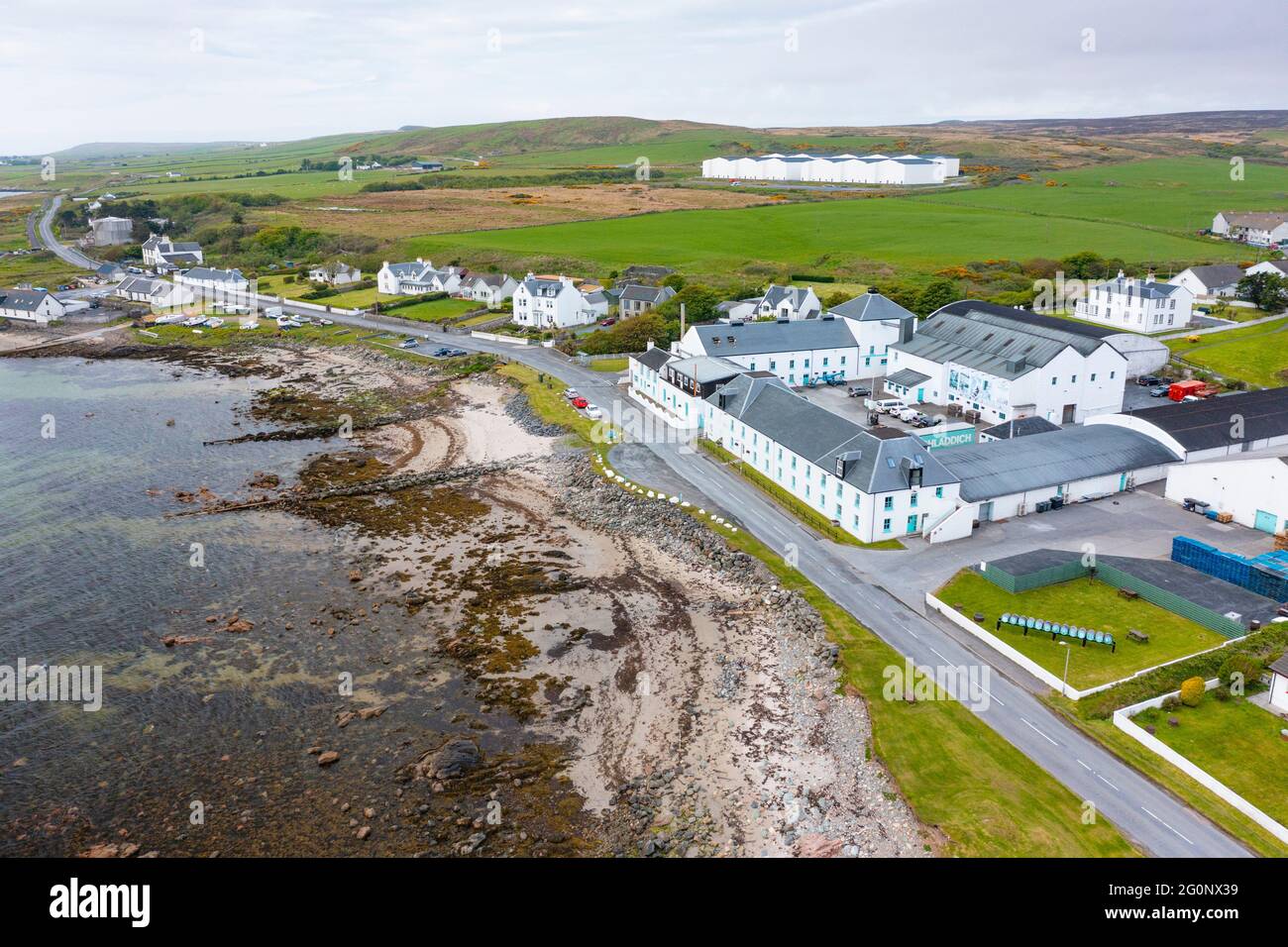 Bruichladdich distillery hi-res stock photography and images - Alamy