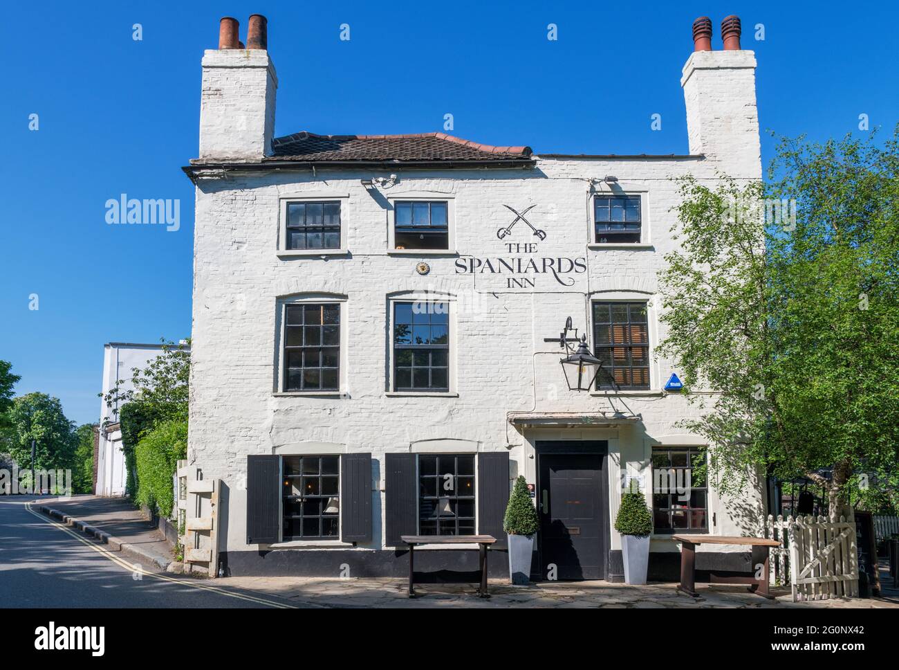 The Spaniards Inn 16th century built 1585 tavern Hampstead north London ...