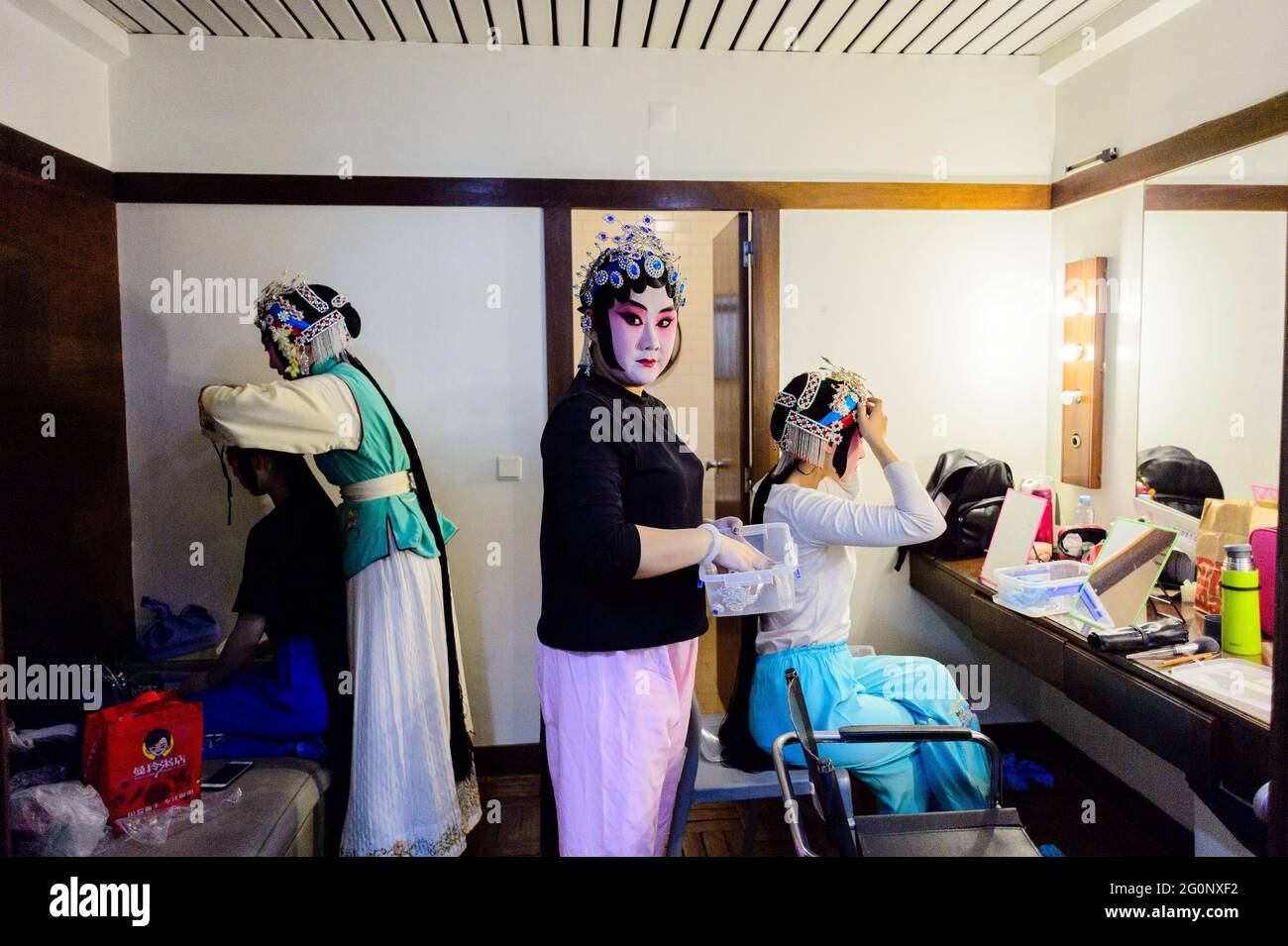 Chinese Opera backstage (Lisbon Stock Photo - Alamy