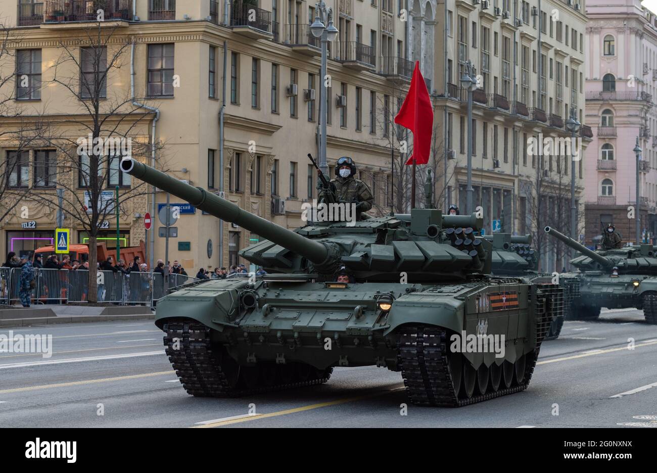 T 72b3 main battle tank hi-res stock photography and images - Alamy