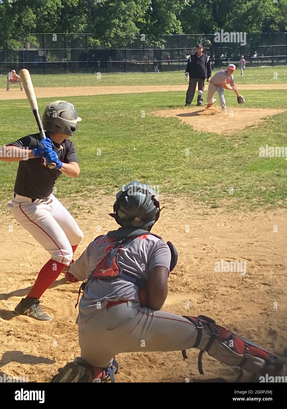 Baseball umpire and catcher hi-res stock photography and images - Alamy