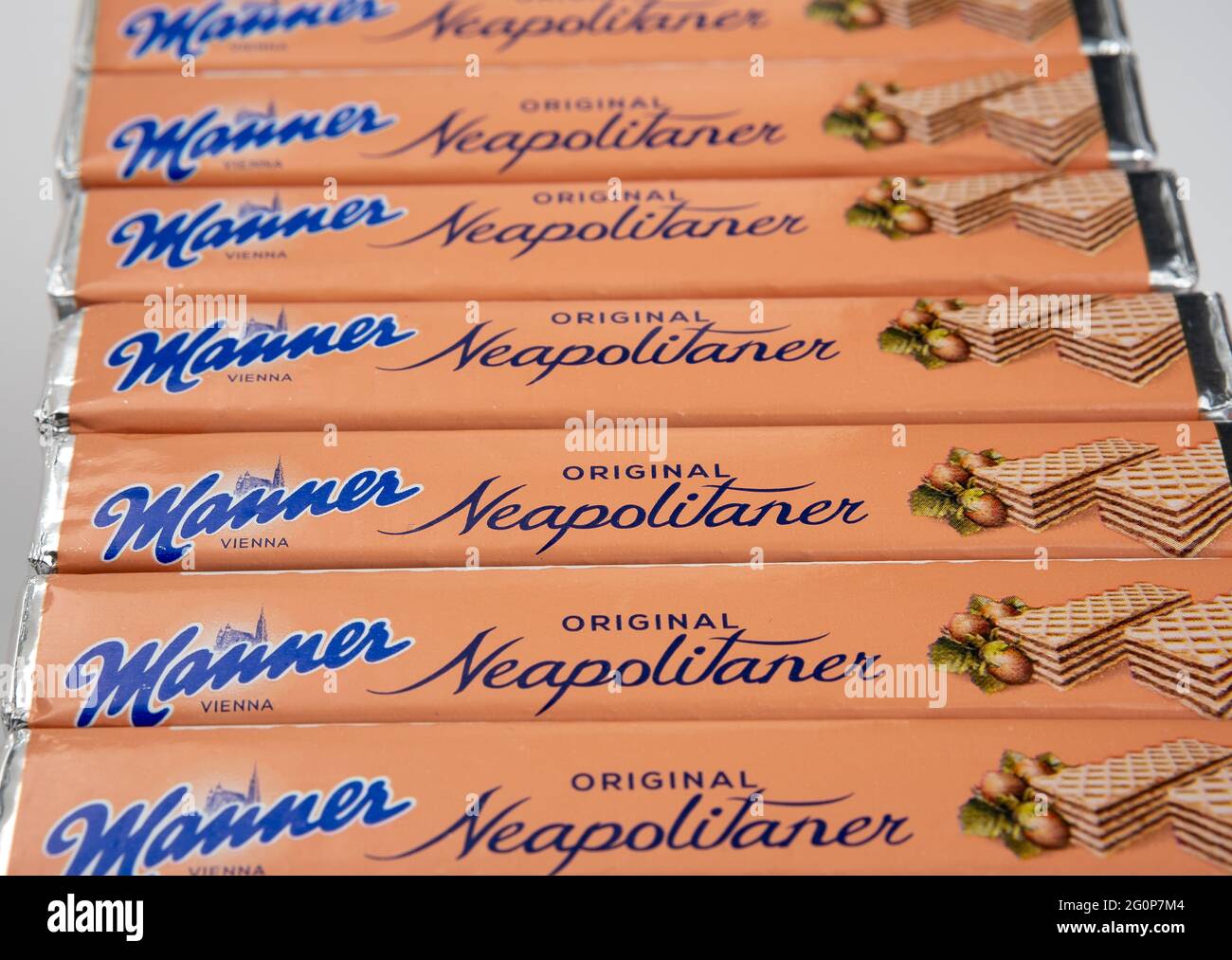 Manner original neapolitan wafer hi-res stock photography and images ...
