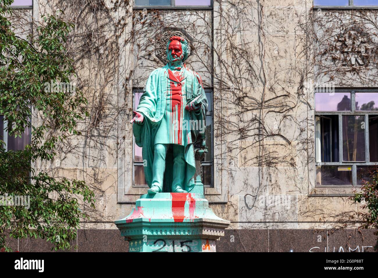 Defaced monument hi-res stock photography and images - Alamy