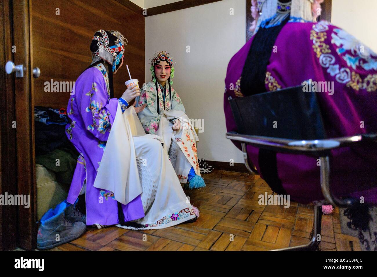 Chinese Opera backstage (Lisbon Stock Photo - Alamy