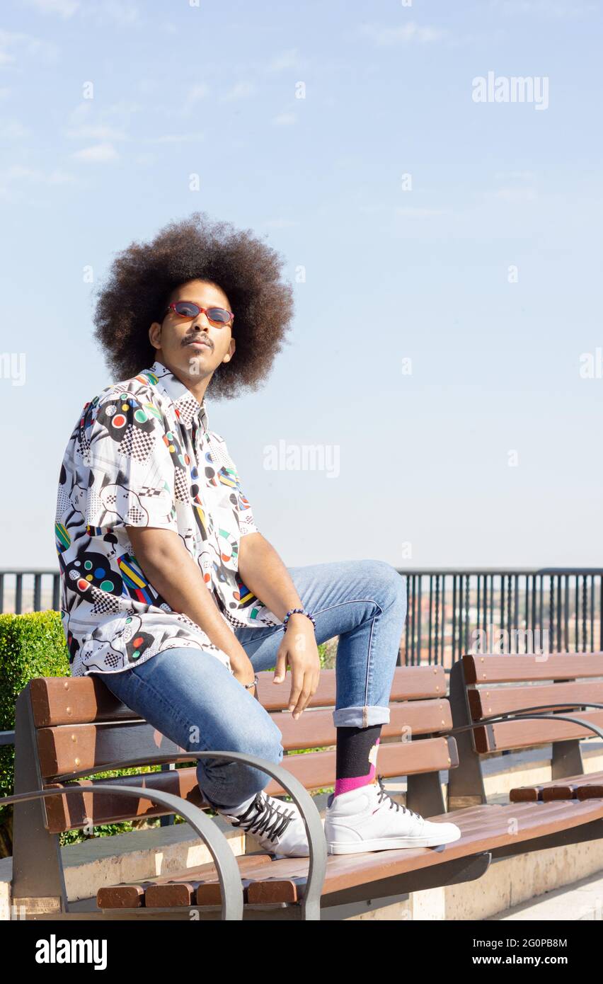 Brown wooden bench hi-res stock photography and images - Alamy