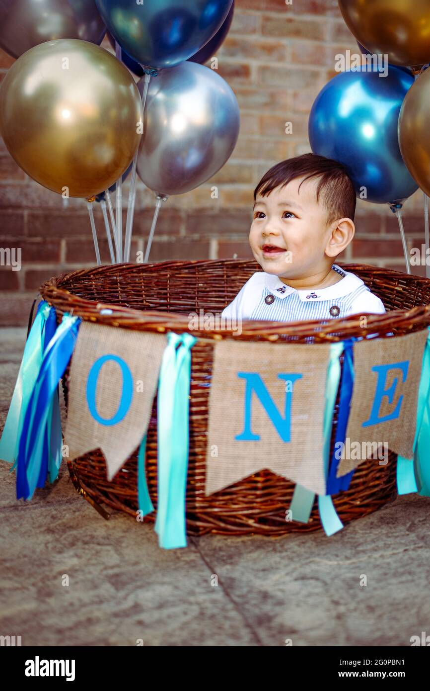 Cake Smash Pictures Stock Photo - Alamy