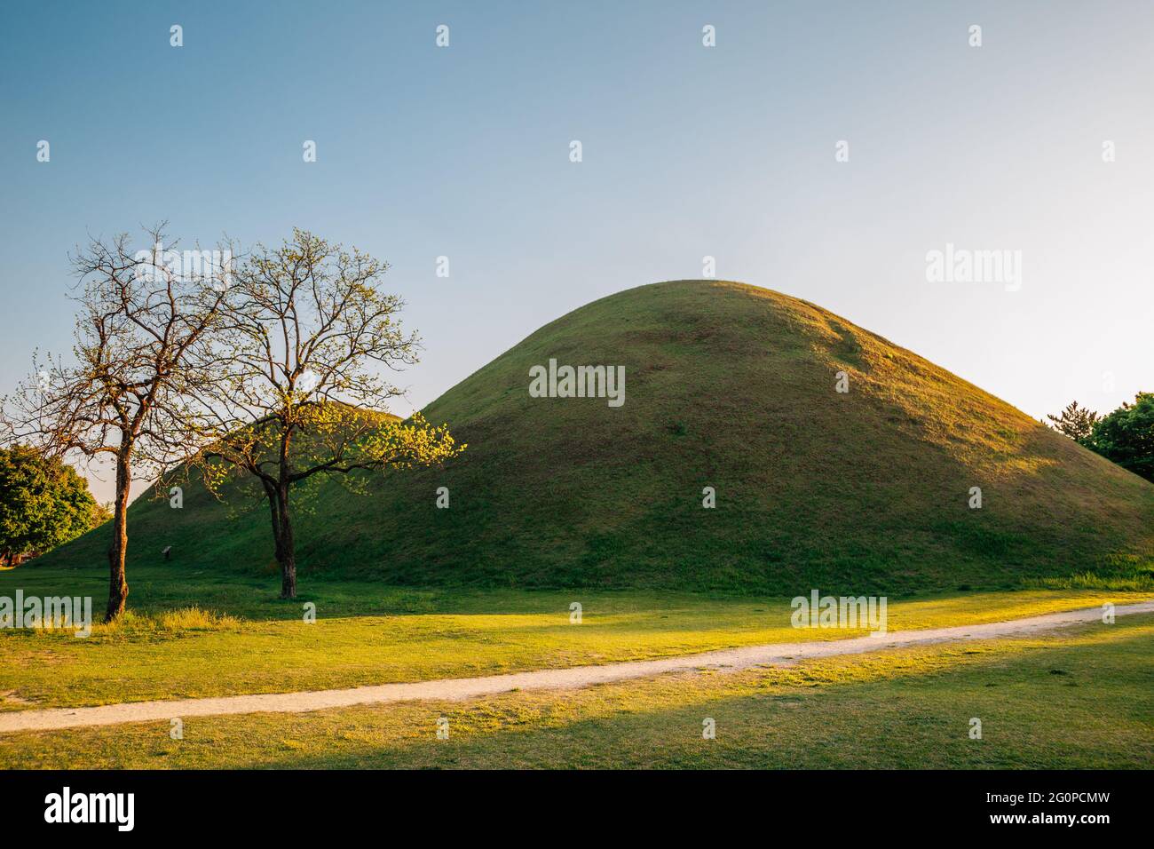 Daereungwon tomb complex hi-res stock photography and images - Alamy