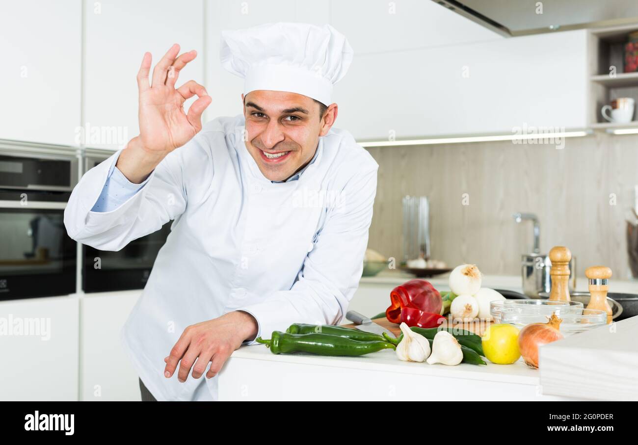 Cook kitchen ok sign hi-res stock photography and images - Alamy