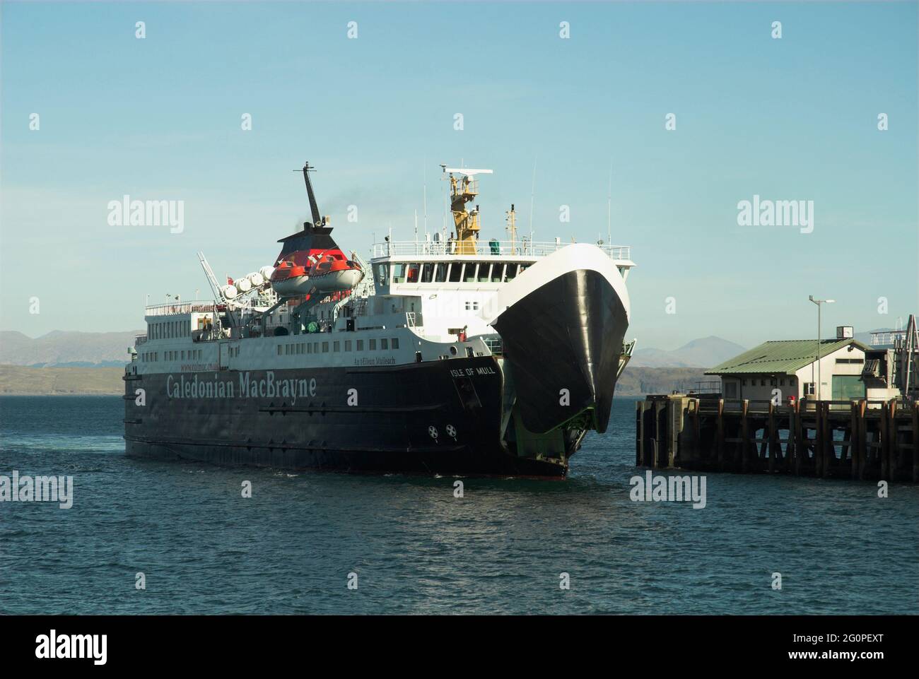 Caledonian MacBrayne's passenger ferry 'Isle of Mull' approaching the ...