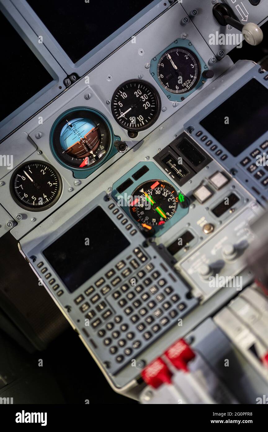 Cockpit aircraft hi-res stock photography and images - Alamy