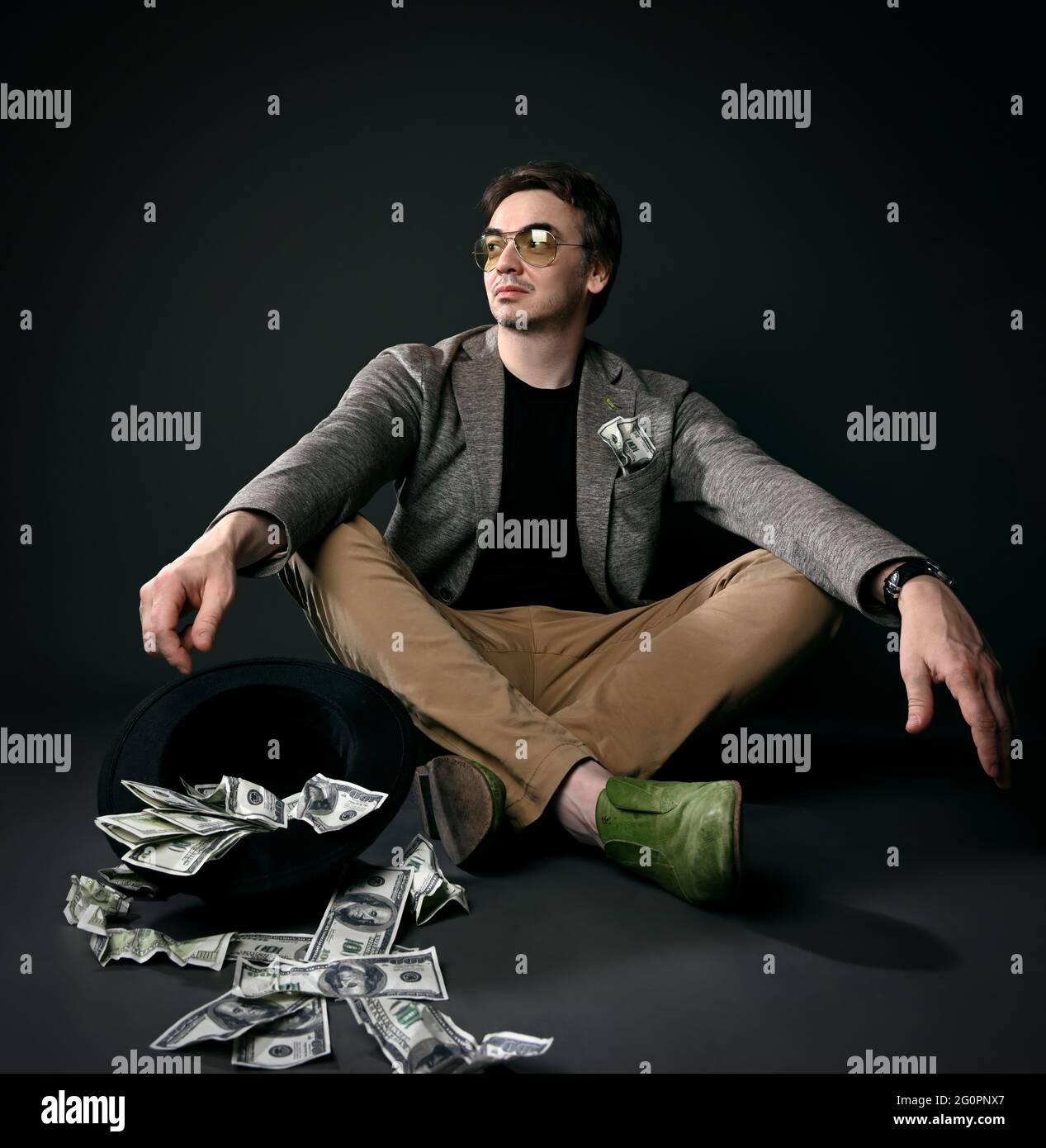 Homeless male man adult hi-res stock photography and images - Alamy