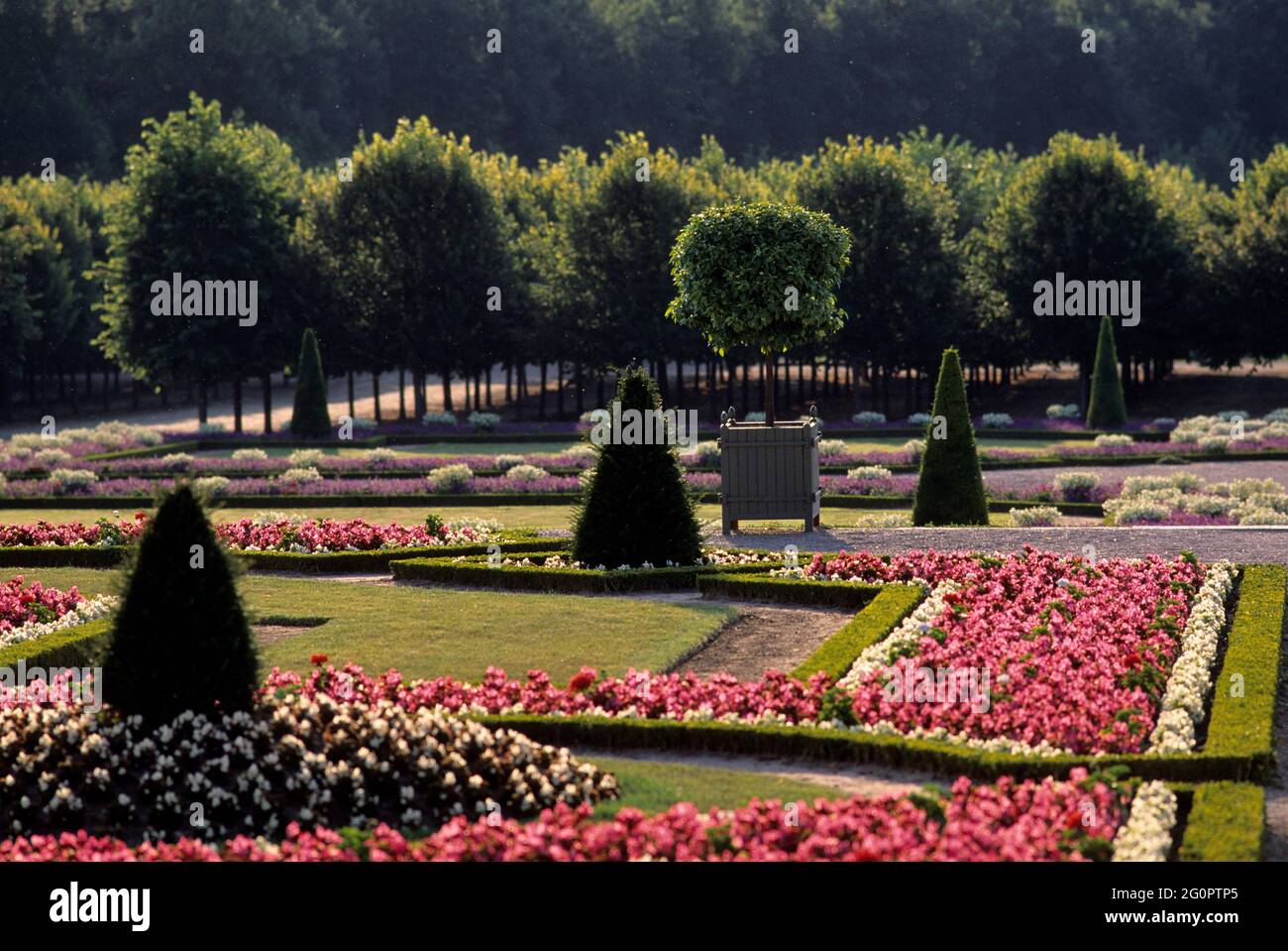Le petit trianon versailles palace hi-res stock photography and images ...