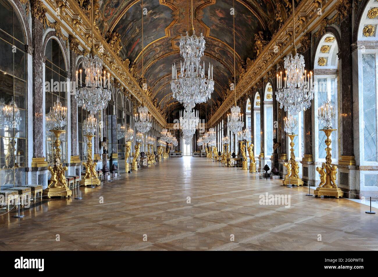 Gallery of mirrors ceiling versailles hi-res stock photography and ...