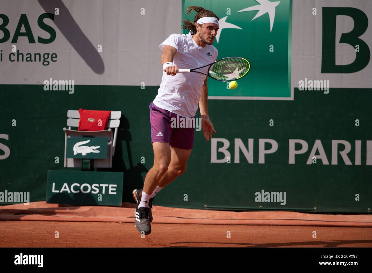 Stephanos Tsitsipas plays his French Open’s second round at Roland ...