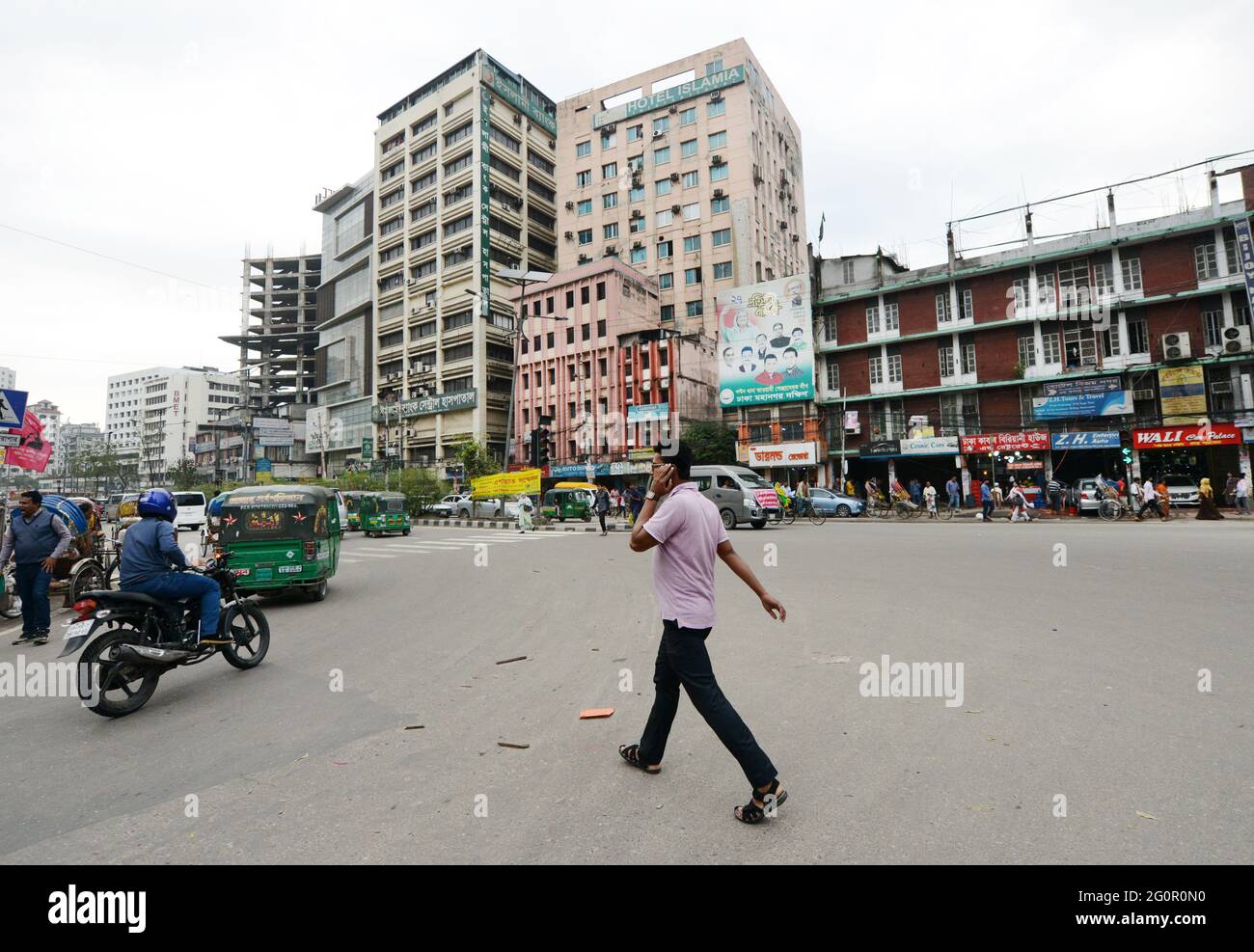 Kakrail VIP Road in Dhaka, Bangladesh Stock Photo - Alamy