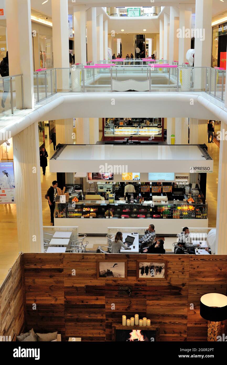 FRANCE, RHONE (69) LYON, PART-DIEU DISTRICT, LYON PART-DIEU SHOPPING ...