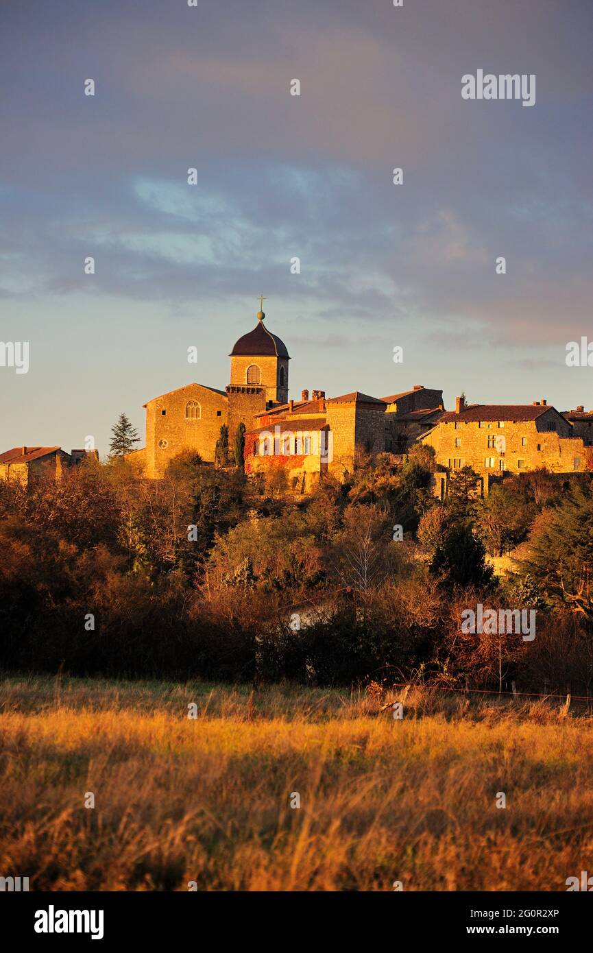 FRANCE, AIN (01) COUNTRY OF DOMBES, VILLAGE OF PEROUGES Stock Photo - Alamy