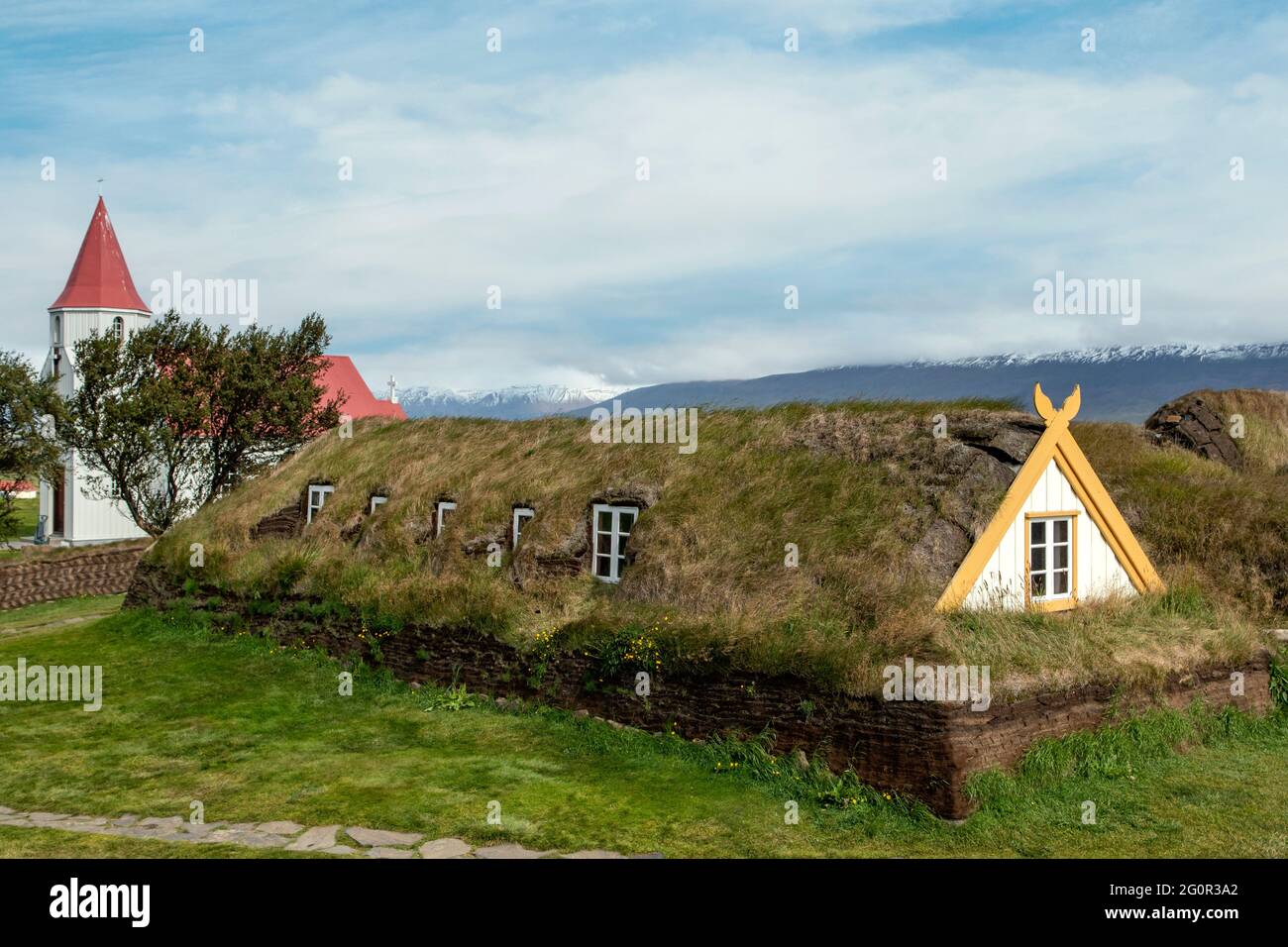 Turfed roof hi-res stock photography and images - Alamy