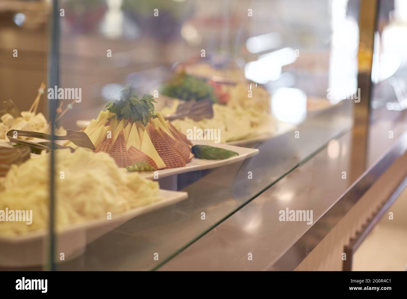 Food sharing luxury hi-res stock photography and images - Alamy