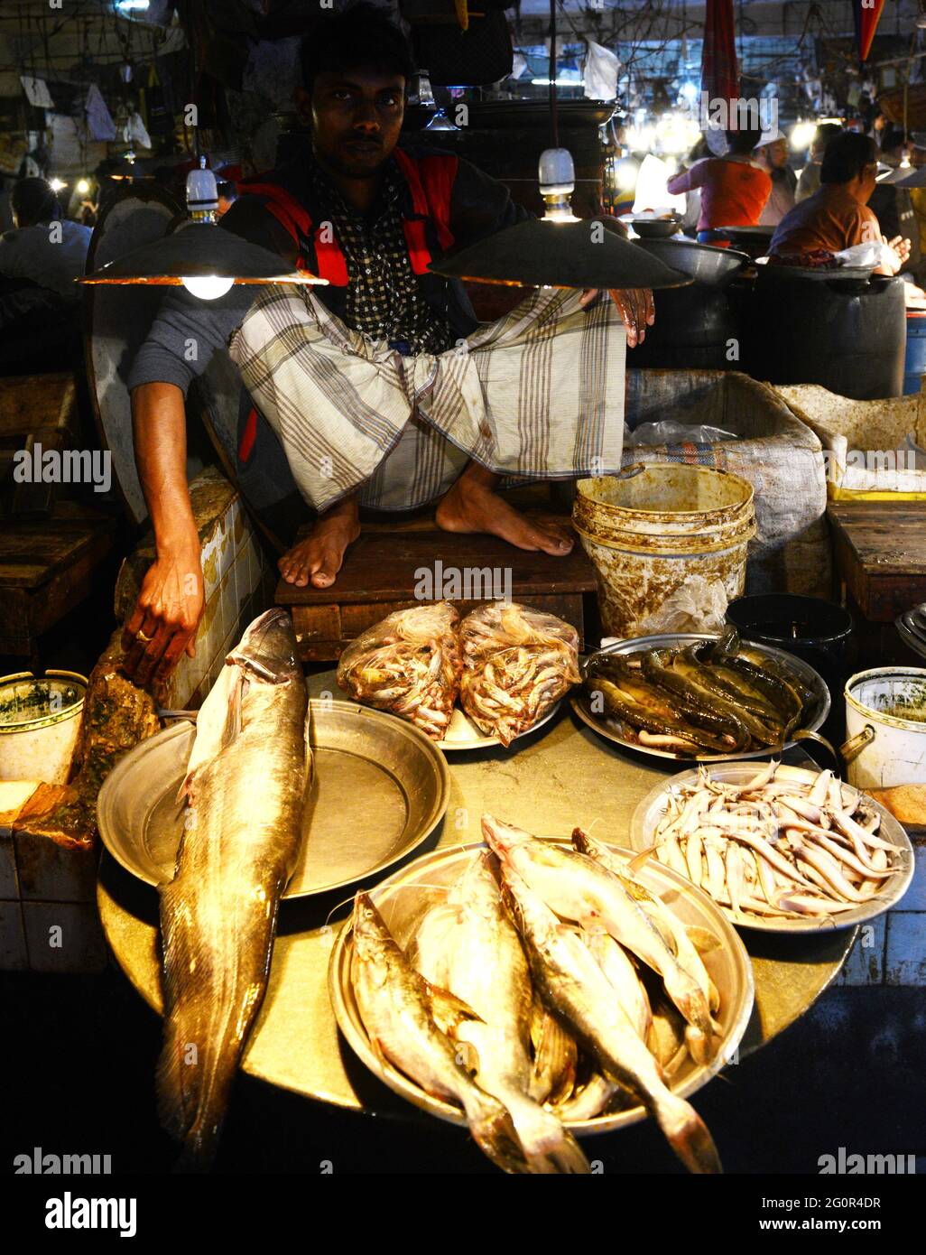 An indoor fish market at the Karwan Bazar market in Dhaka, Bangladesh ...