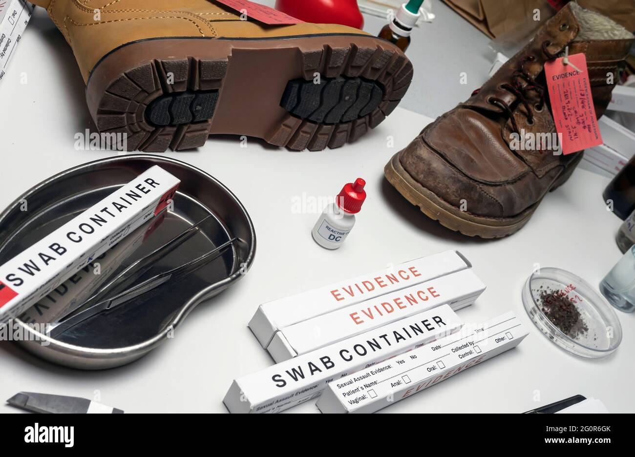 Particle trace analysis hi-res stock photography and images - Alamy