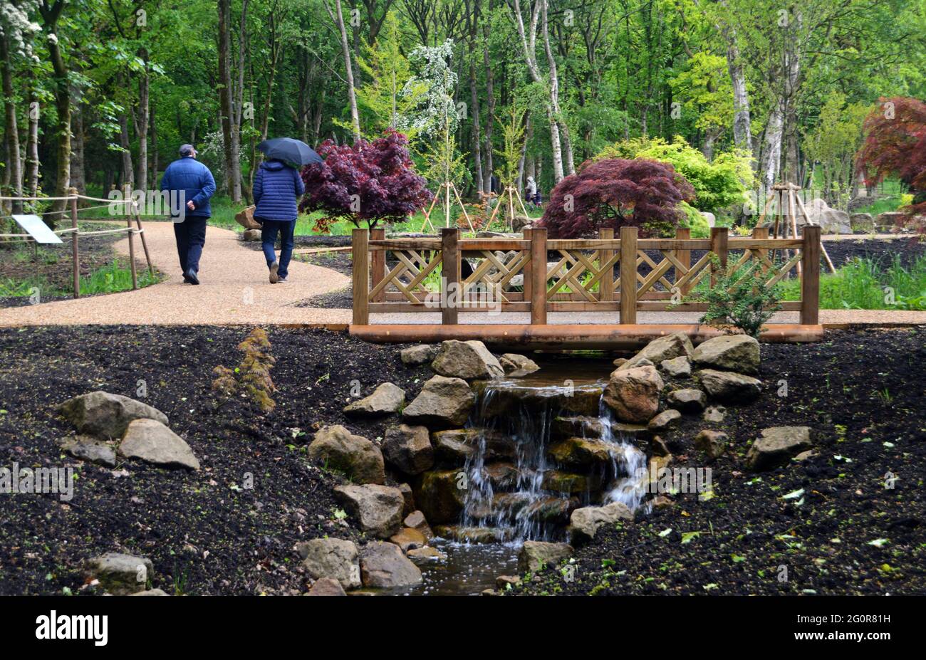 Chinese streamside garden hi-res stock photography and images - Alamy