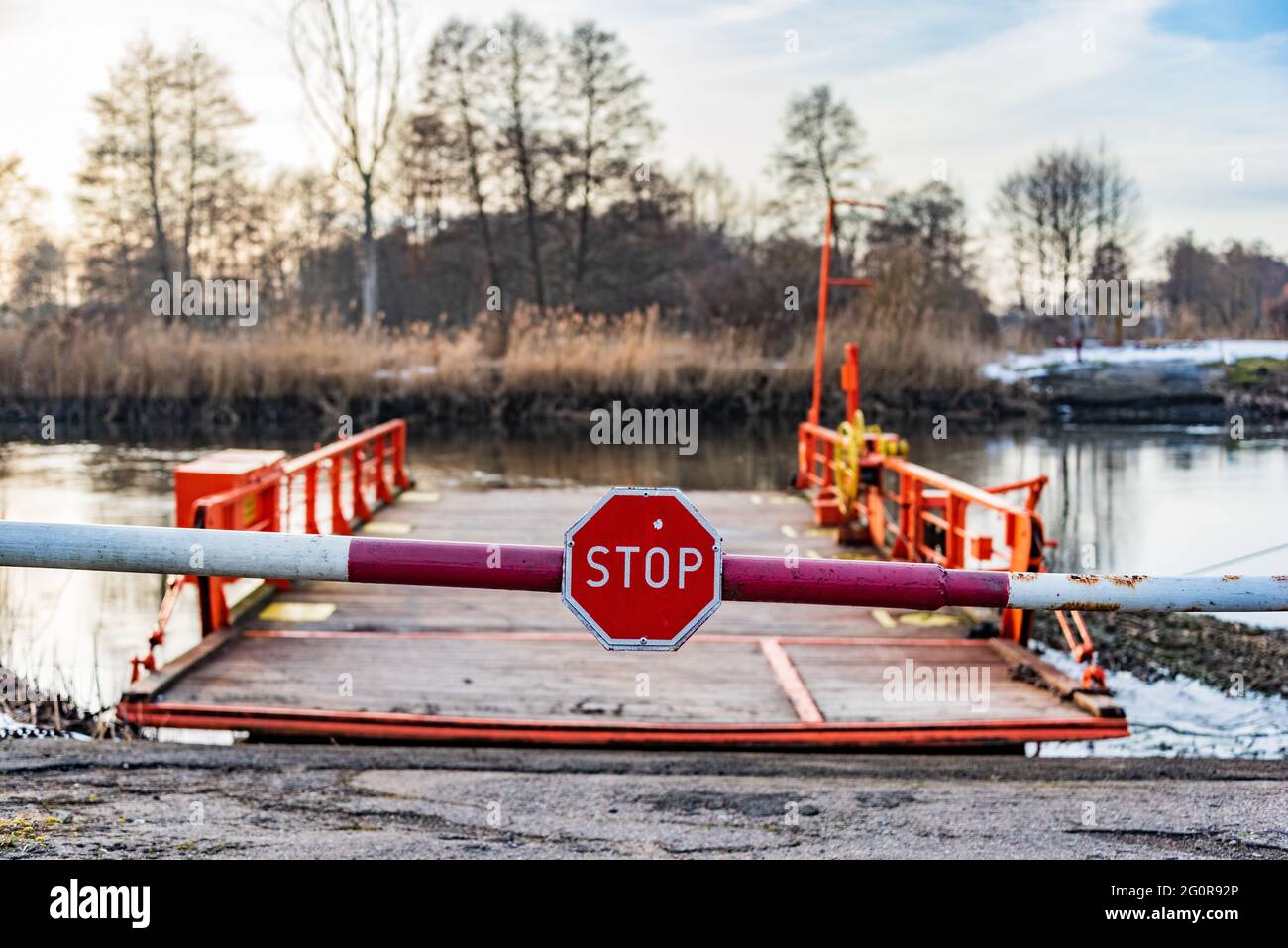 Ship traffic sign hi-res stock photography and images - Alamy
