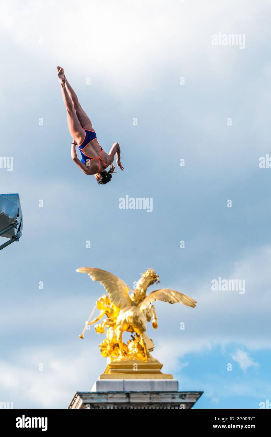 FRANCE. PARIS. " OLYMPIC DAYS IN THE COLORS OF PARIS 2024 ". DIVING ...